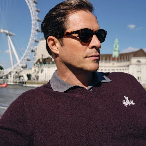 James Bond Family Crest Cashmere Sweater Goldfinger N.Peal | 007Store